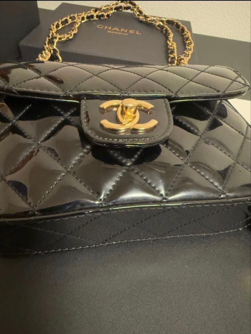 CHANEL ショルダーバッグ ブラックレザー ケース ノベルティ