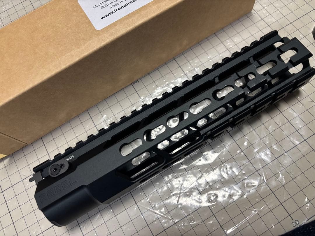 IRON AIRSOFT REBEL ARMS ハンドガード PTW トレポン