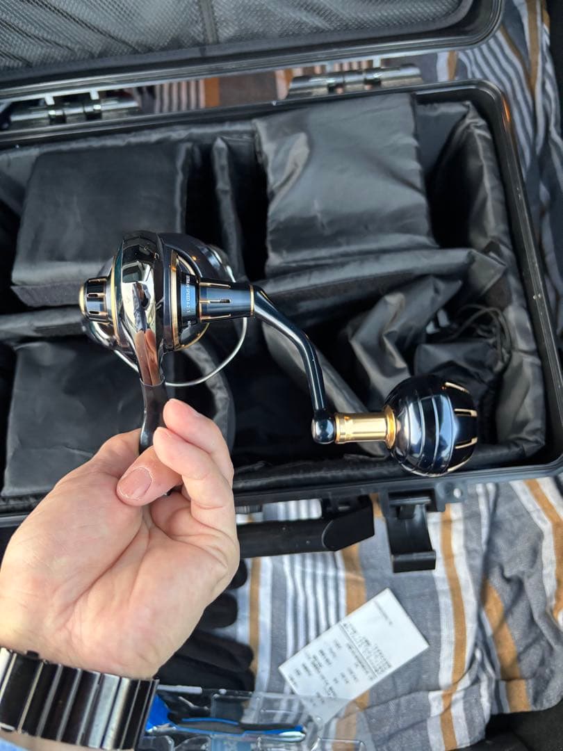 超美品:DAIWA 23SALTIGA 5000-XH 。リールボックス付