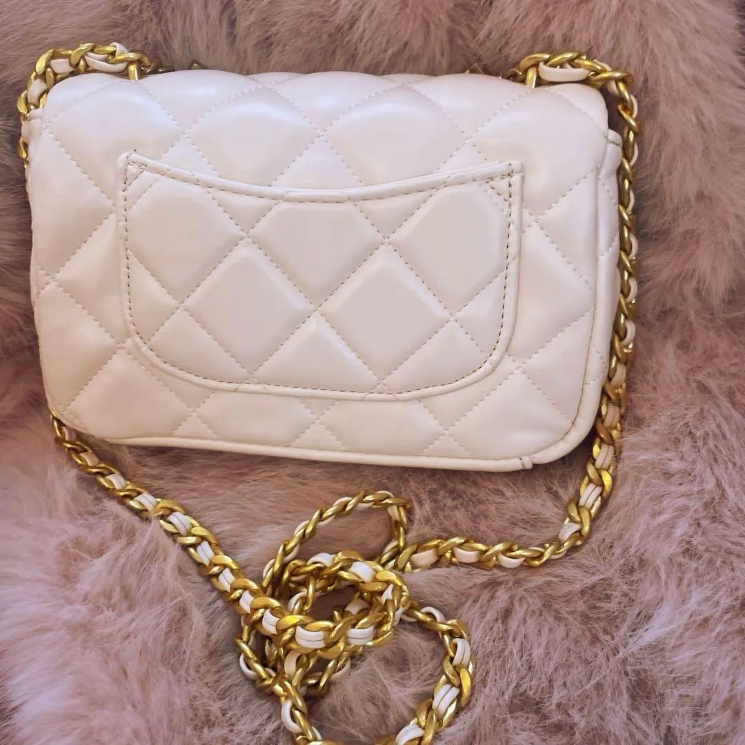 CHANEL ノベルティ　ホワイトキルティングバック　ショルダー　非売品