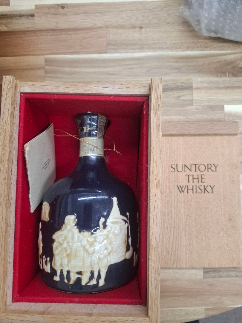 SUNTORY THE WHISKY 760ml 有田焼 木箱付き（未開栓）