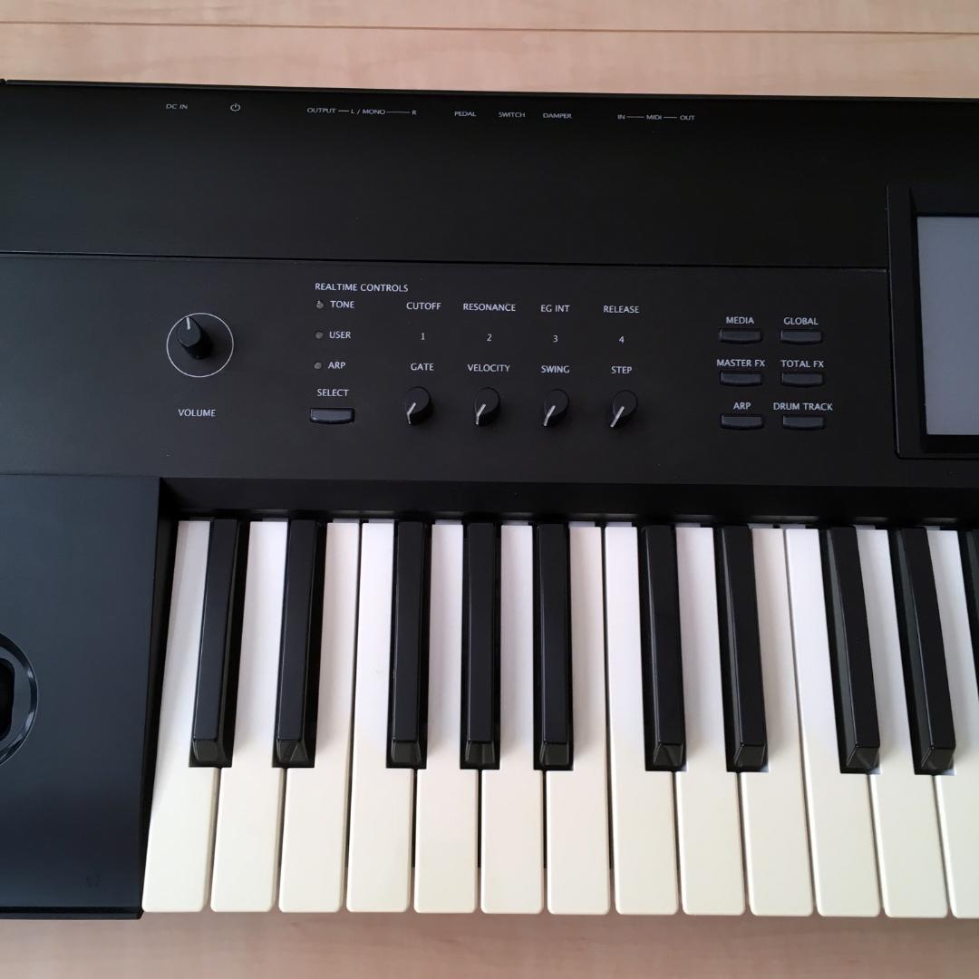 KORG KROME 61鍵盤 キーボードシンセサイザー