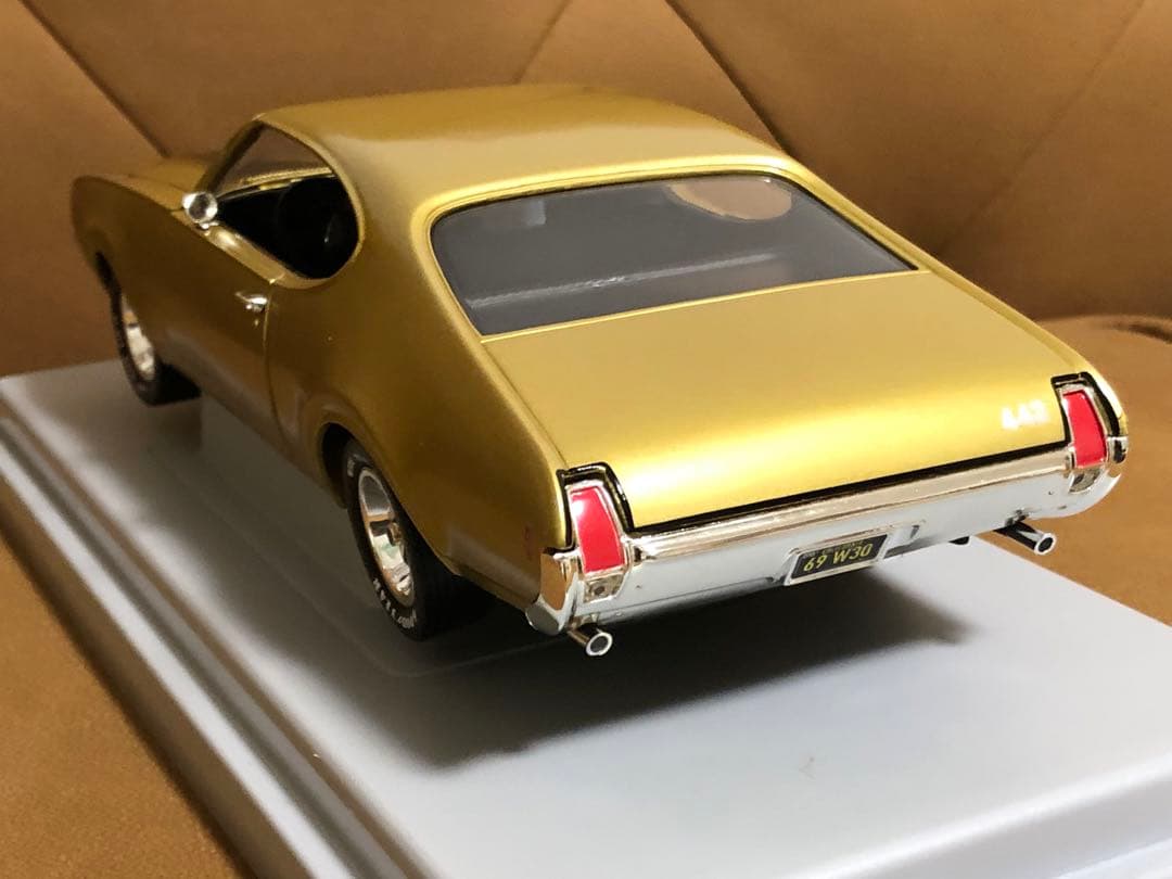 1/18 ERTL 1969 OLDSMOBILE 4-4-2 W30 アメ車