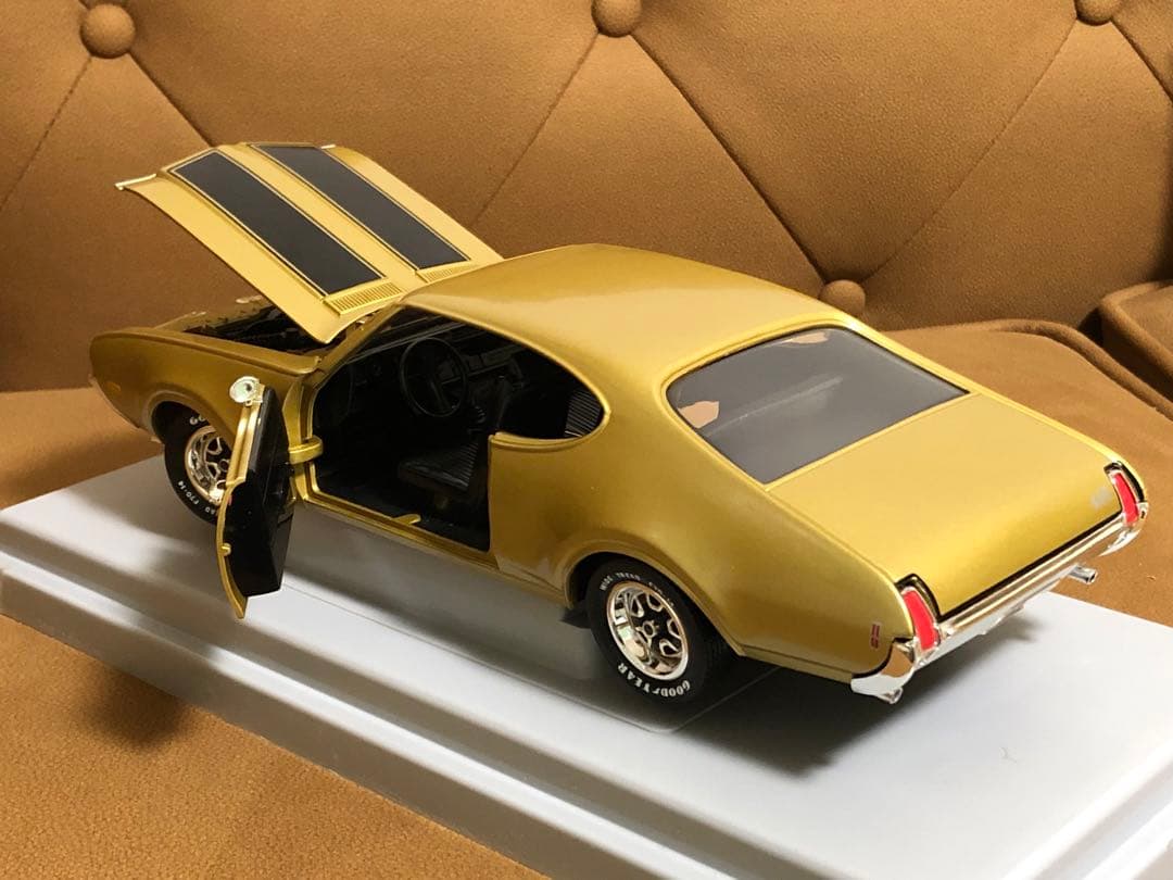 1/18 ERTL 1969 OLDSMOBILE 4-4-2 W30 アメ車