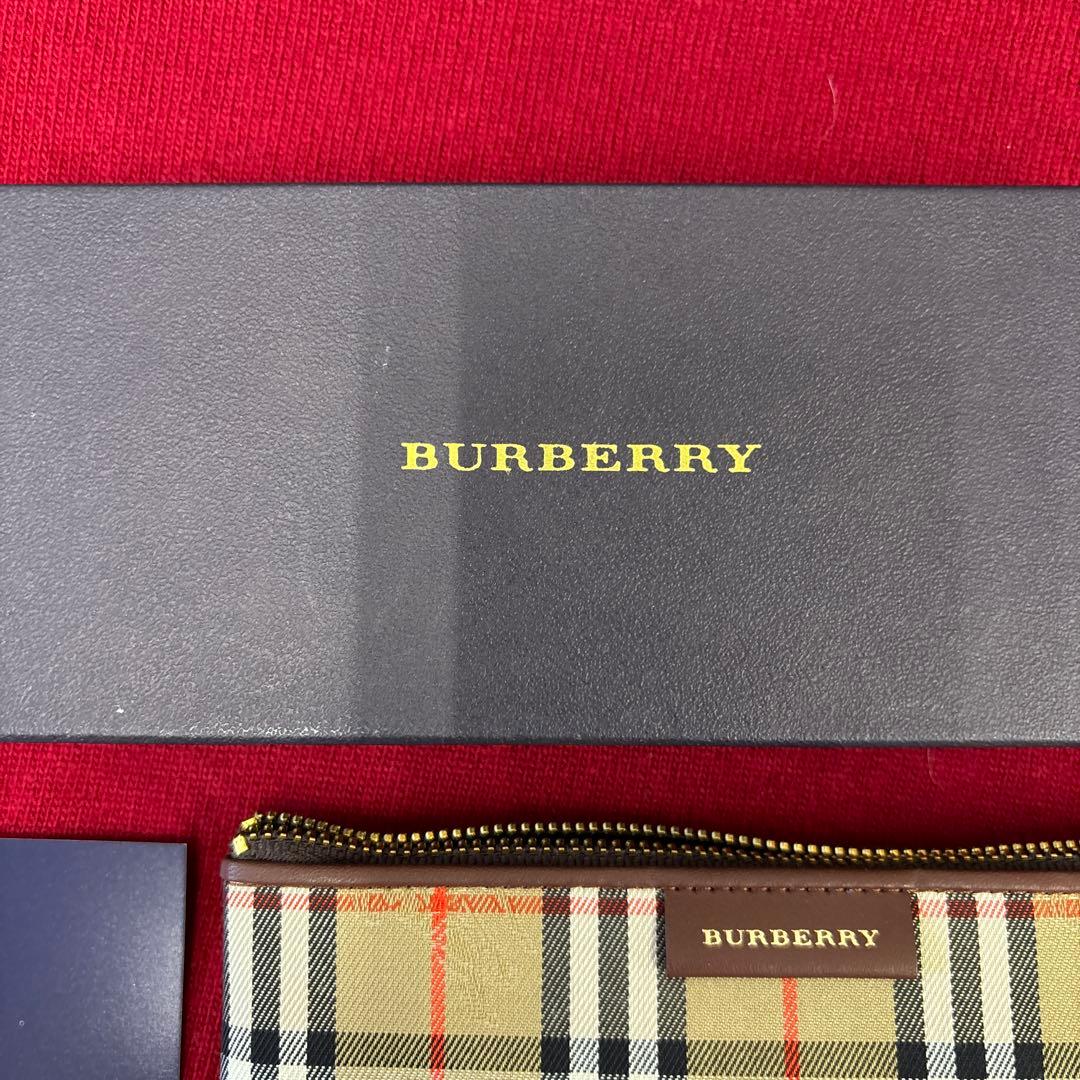 未使用自宅保管BURBERRY チェック柄 ペンケース 付属品ありペン2本あり