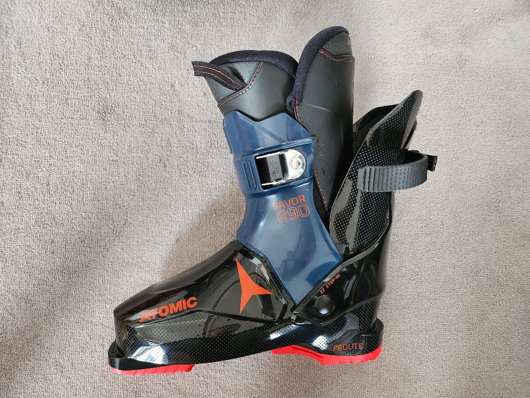 ATOMIC スキーブーツ Savor R90（サイズ 25/25.5）