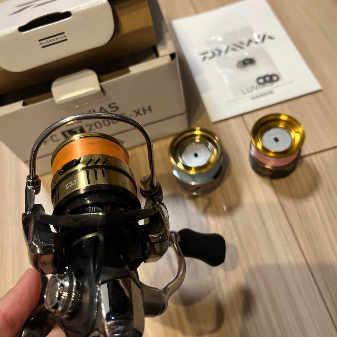 20 DAIWA LUVIAS FC LT 2000S-XH スピニングリール