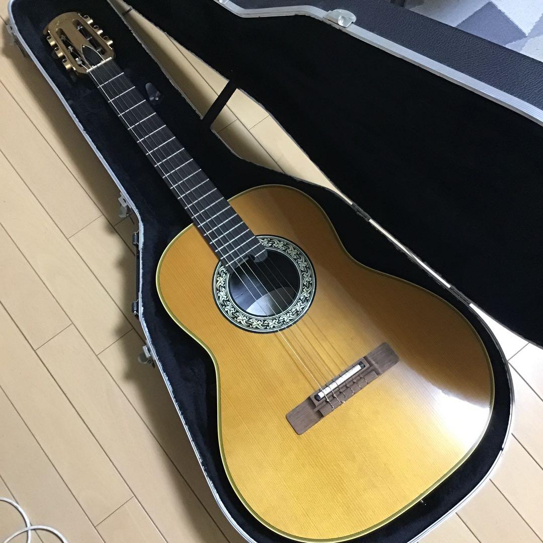 Ovation 1713 Classicギター ハードケース、弦2本付