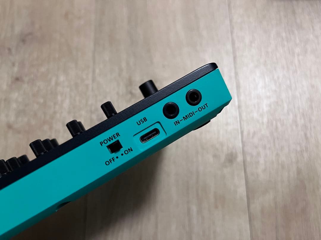 Roland S-1 TWEAK SYNTHESIZER ローランド シンセ