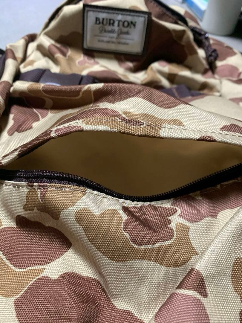 【新品】BURTON カモフラージュバックパック 中型