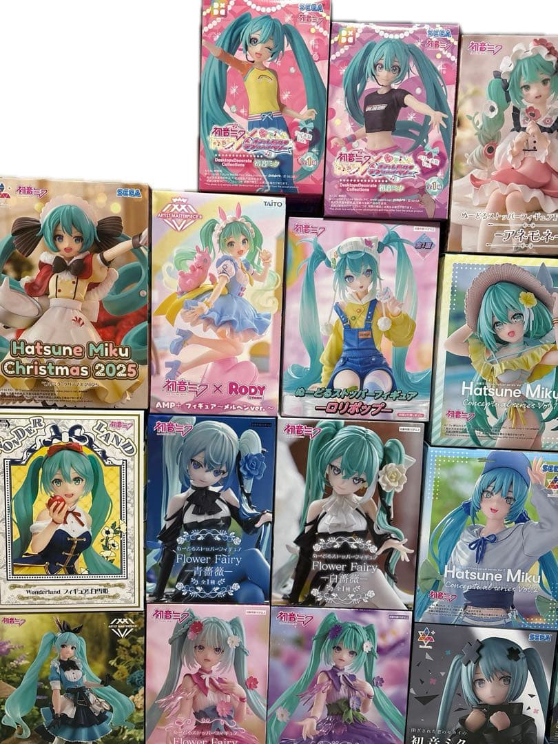 初音ミク　フィギュア　まとめ売り③　22体