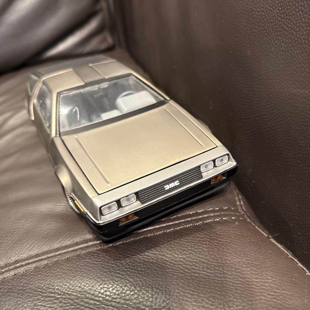 1/18ミニカー　DE LOREAN LK 1981