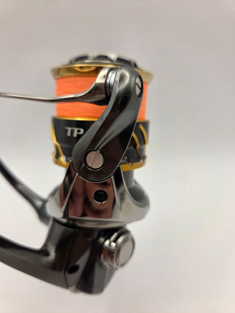 SHIMANO TWIN POWER C2000S スピニングリール
