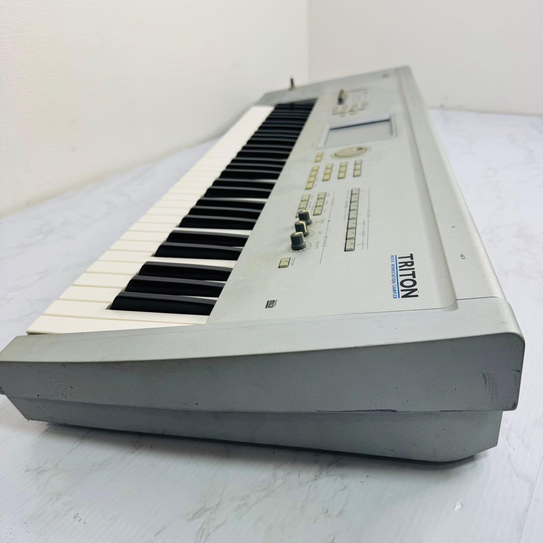 KORG　TRITON　シンセサイザー　61鍵盤　初代　ソフトケース　動作品