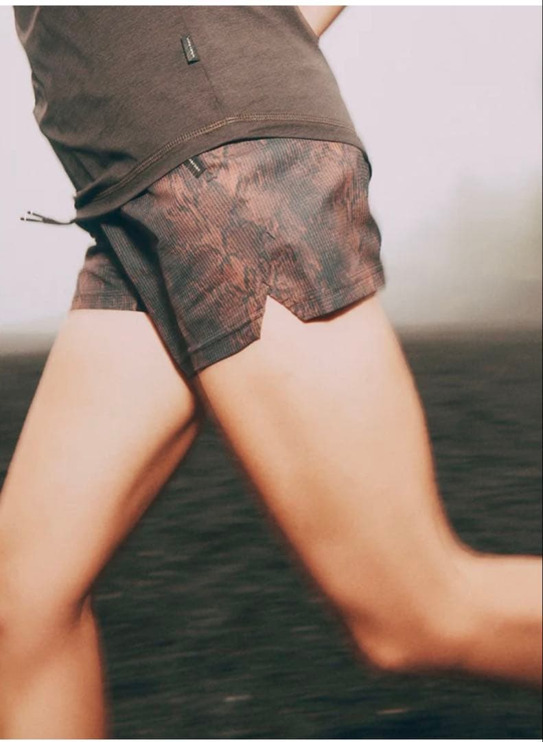 ウォーキング・ランニングウェア CHARBON Python Pattern Shorts