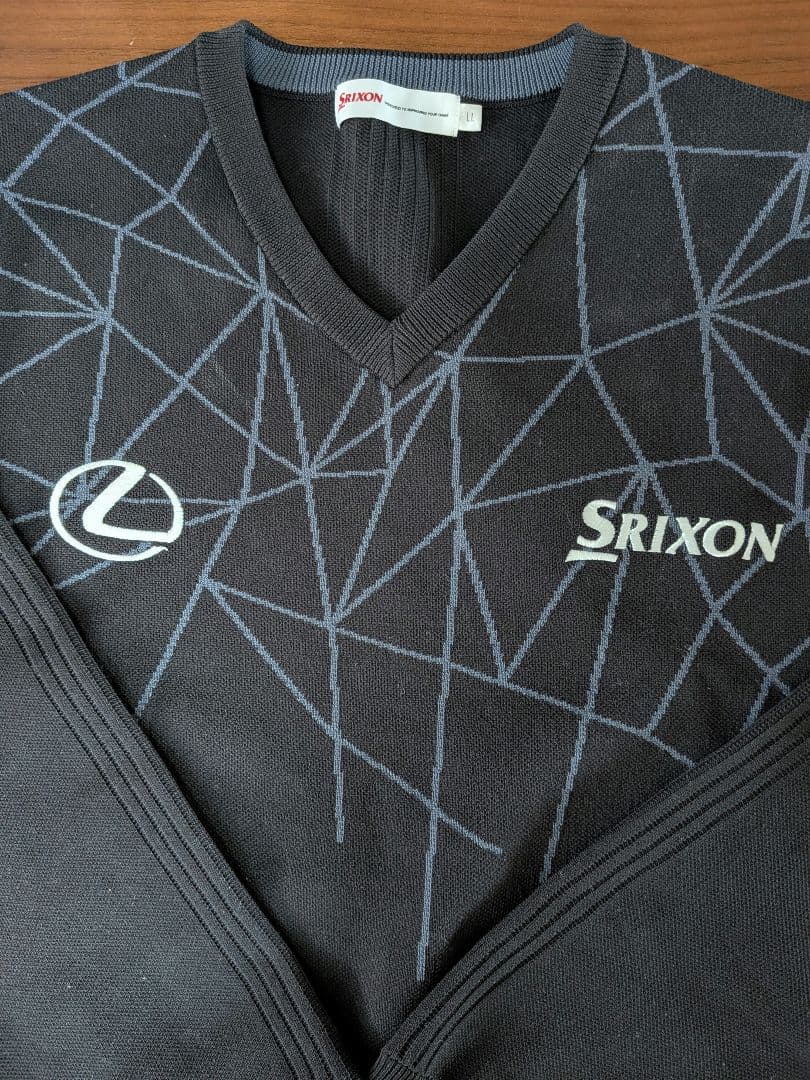 Srixon 幾何学模様 ブラックセーター