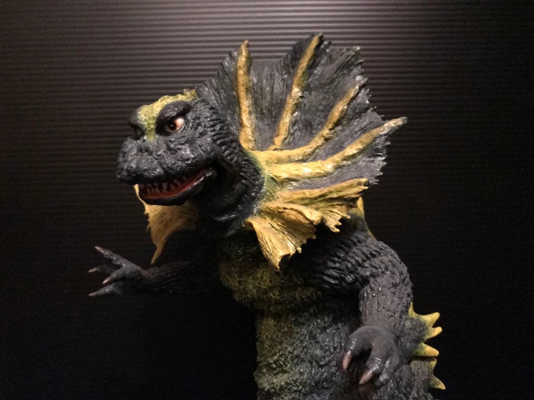 ファルシオン エリ巻き怪獣ジラース 1/150 ソフビモデルキット完成品