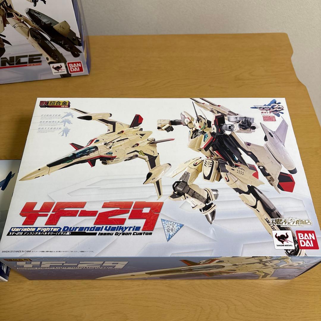 DX超合金 　VF-19 YF-29 イサム機　マクロス超合金