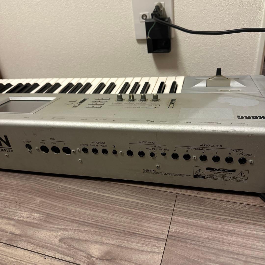 シンセサイザー KORG TRITON 61鍵