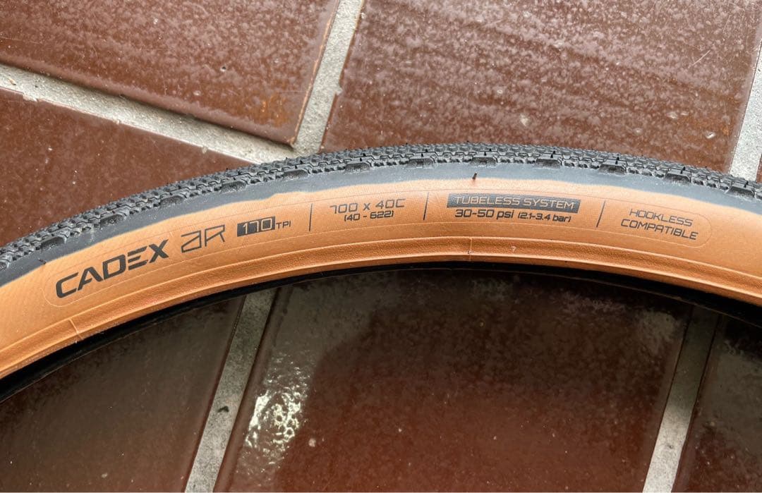 CADEX AR Tubelessタイヤ (TUBELESS READY) ２本