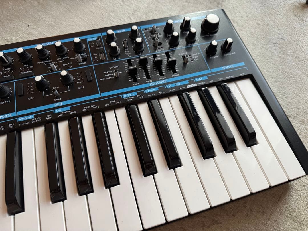 Novation Bass Station II アナログシンセサイザー