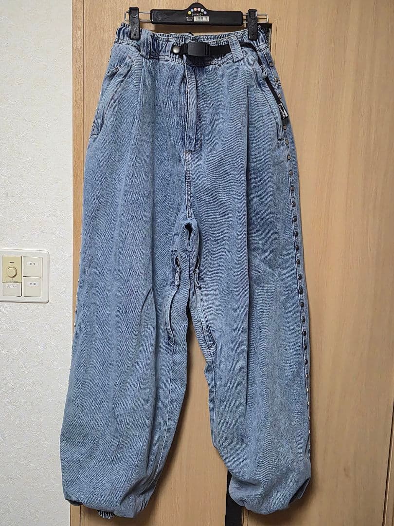 PLAYBOY x DIMITO スタッズデニムパンツ WASHED BLUE