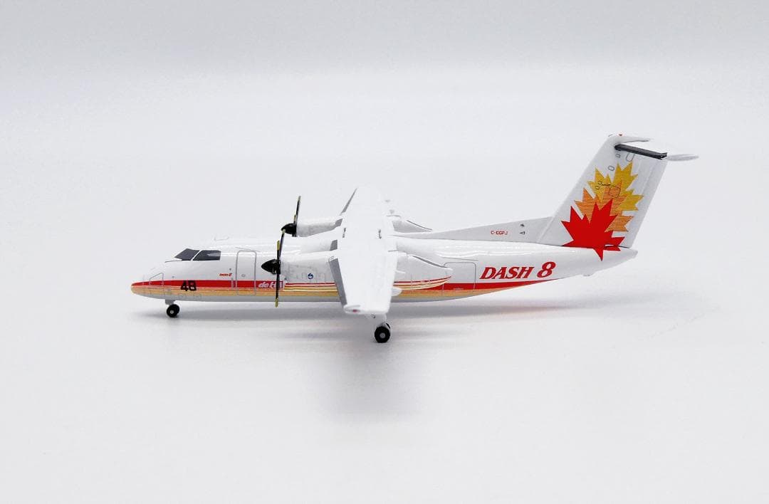 デ・ハビランド・カナダ Dash8-Q100 C-GGPJ 1/400