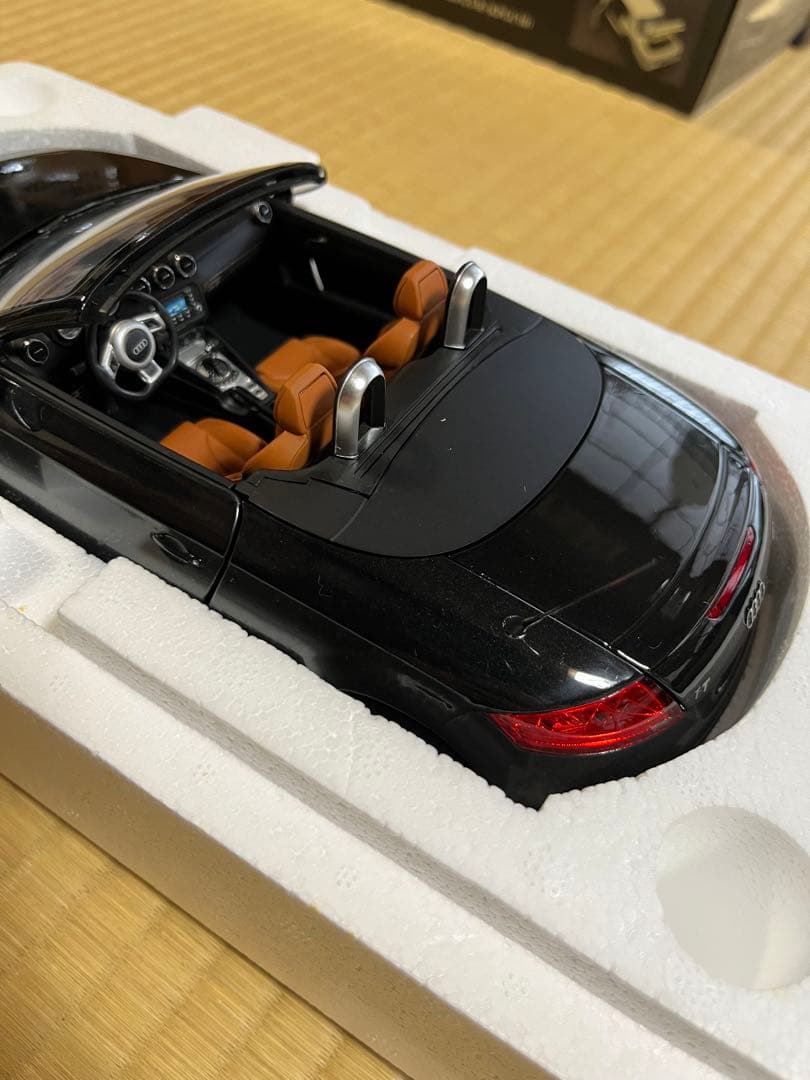 ミニチャンプス AUDI TT ROADSTER 2006 AUTOart