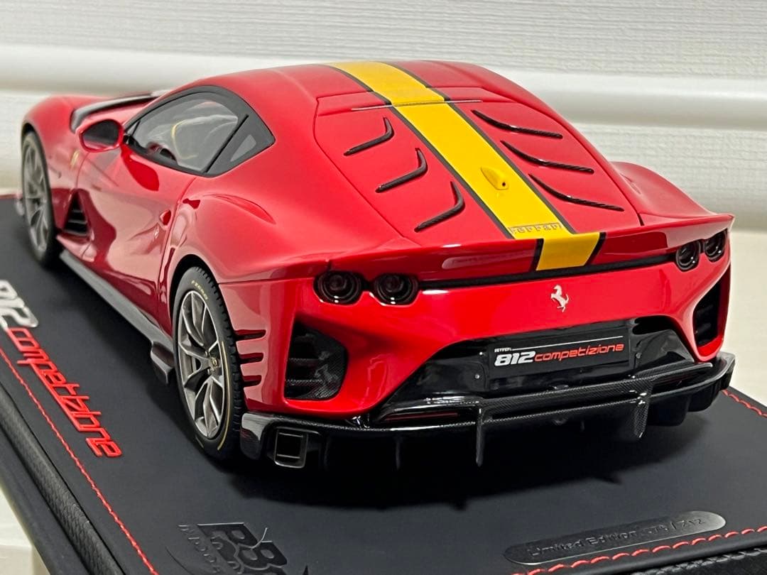 Ferrari 812 Competizione ミニカー 1/18 BBR
