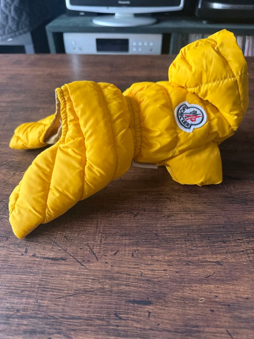 (SALE)注目【美品】MONCLER 犬服 フード付き黄色 小型犬用