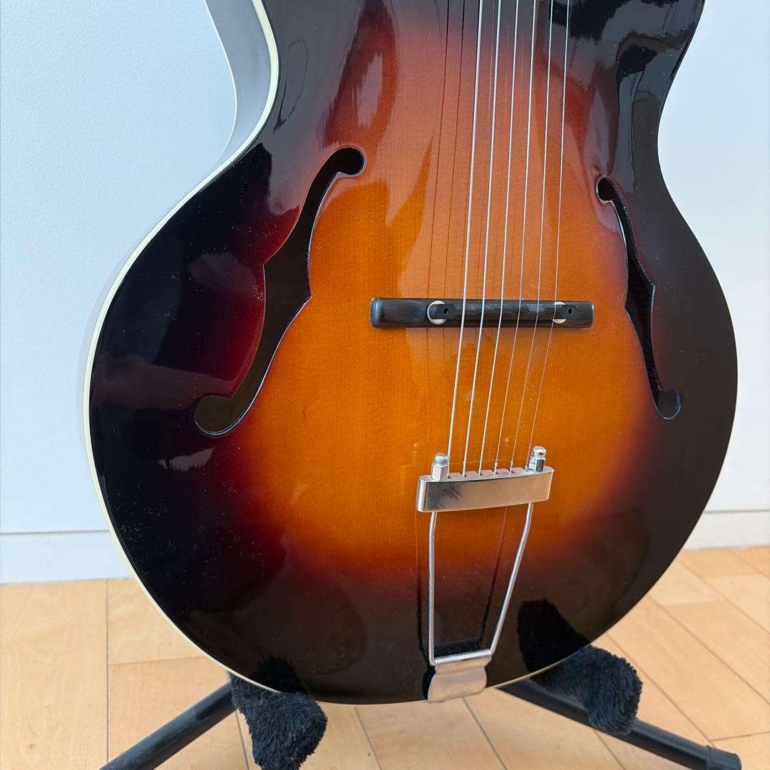 LOAR LH-700 Vintage Sunburst ピックギター