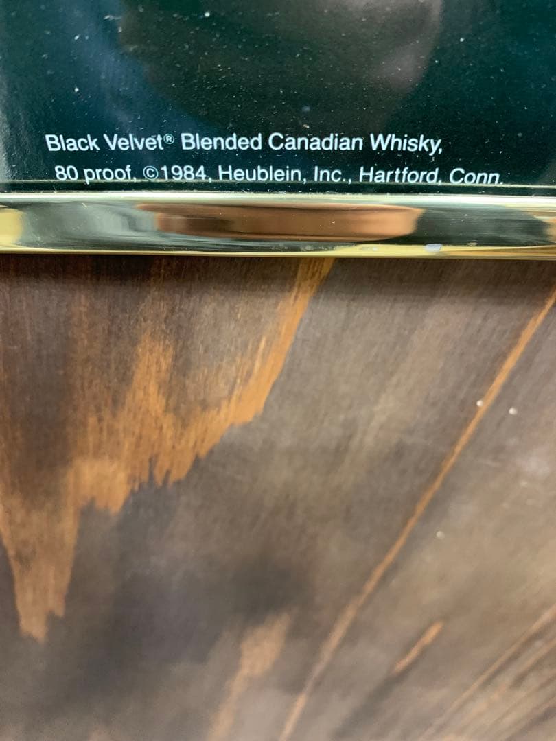パブミラー　Black Velvet Canadian Whisky