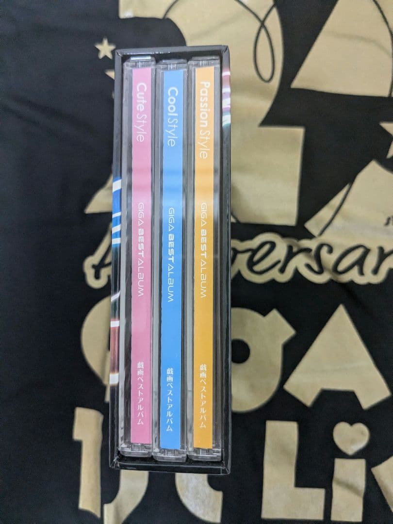GIGA BEST ALBUM 3枚組CDセットとTシャツ