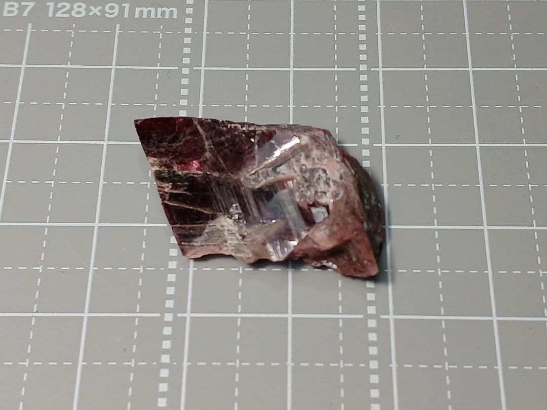 国産鉱物　パイロクスマンガン石　3cm　原石　Pyroxmangite　鉱物標本