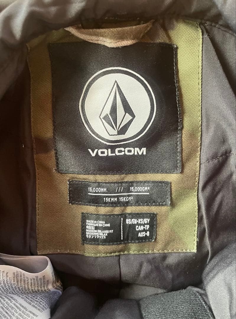 お値下げしました！VOLCOM スノーウェアキッズXS