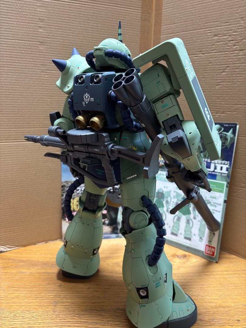 メガサイズ　1/48 量産型ザクⅡ 完成品