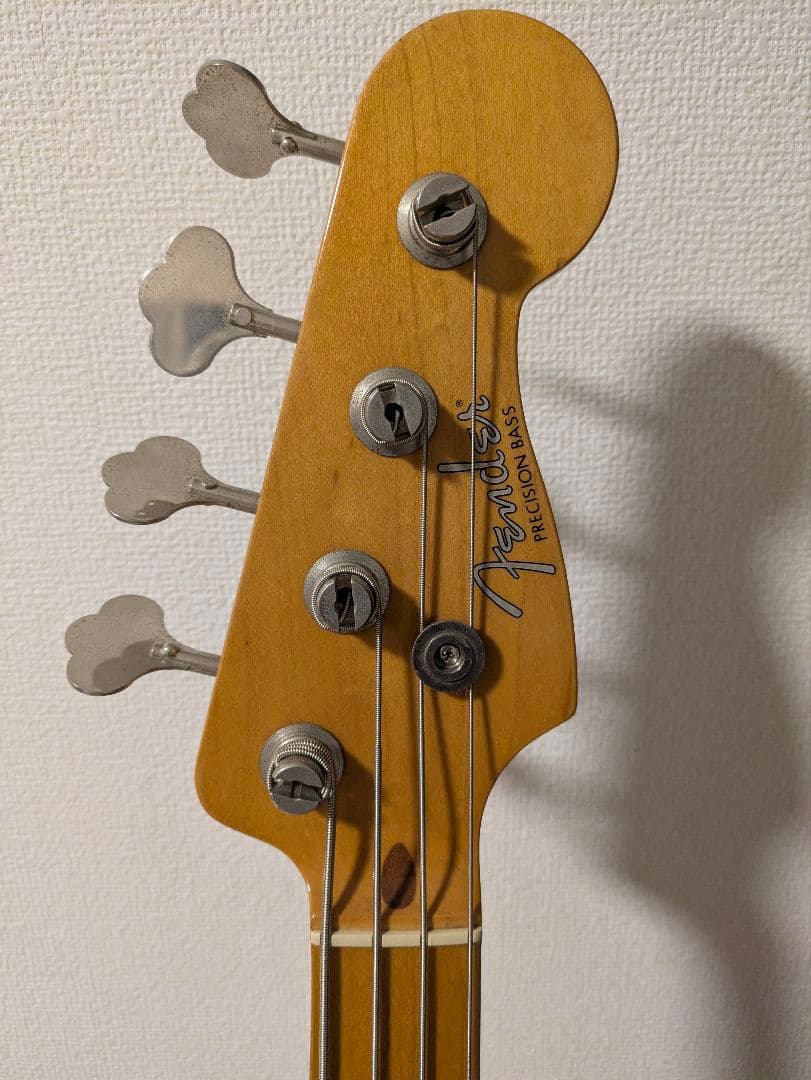 Fender Precision Bass フィエスタレッド