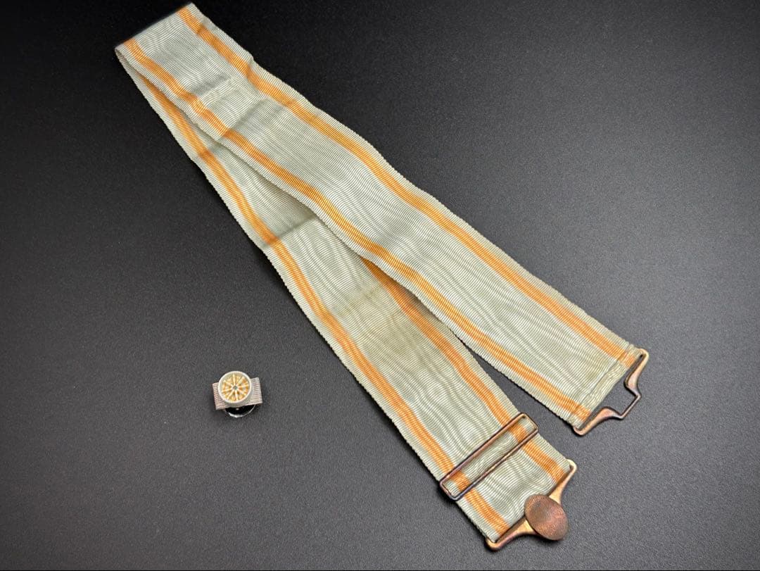 【送料無料】勲三等瑞宝章 戦時中製造版 日本軍 勲章 記章 記念章 階級章 将校