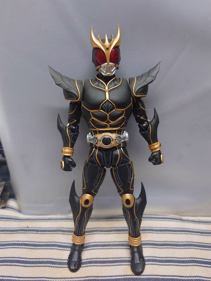H*U様 S.H.Figuarts 真骨彫製法 仮面ライダークウガアルティメット