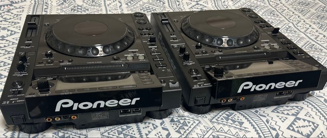 CDJ-2000 2台