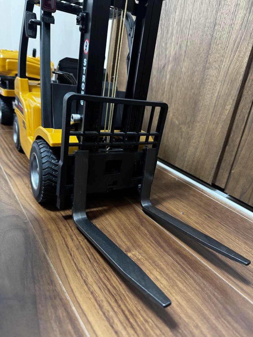 ホビーラジコン HUINA TOP FORKLIFT 1577 1:10