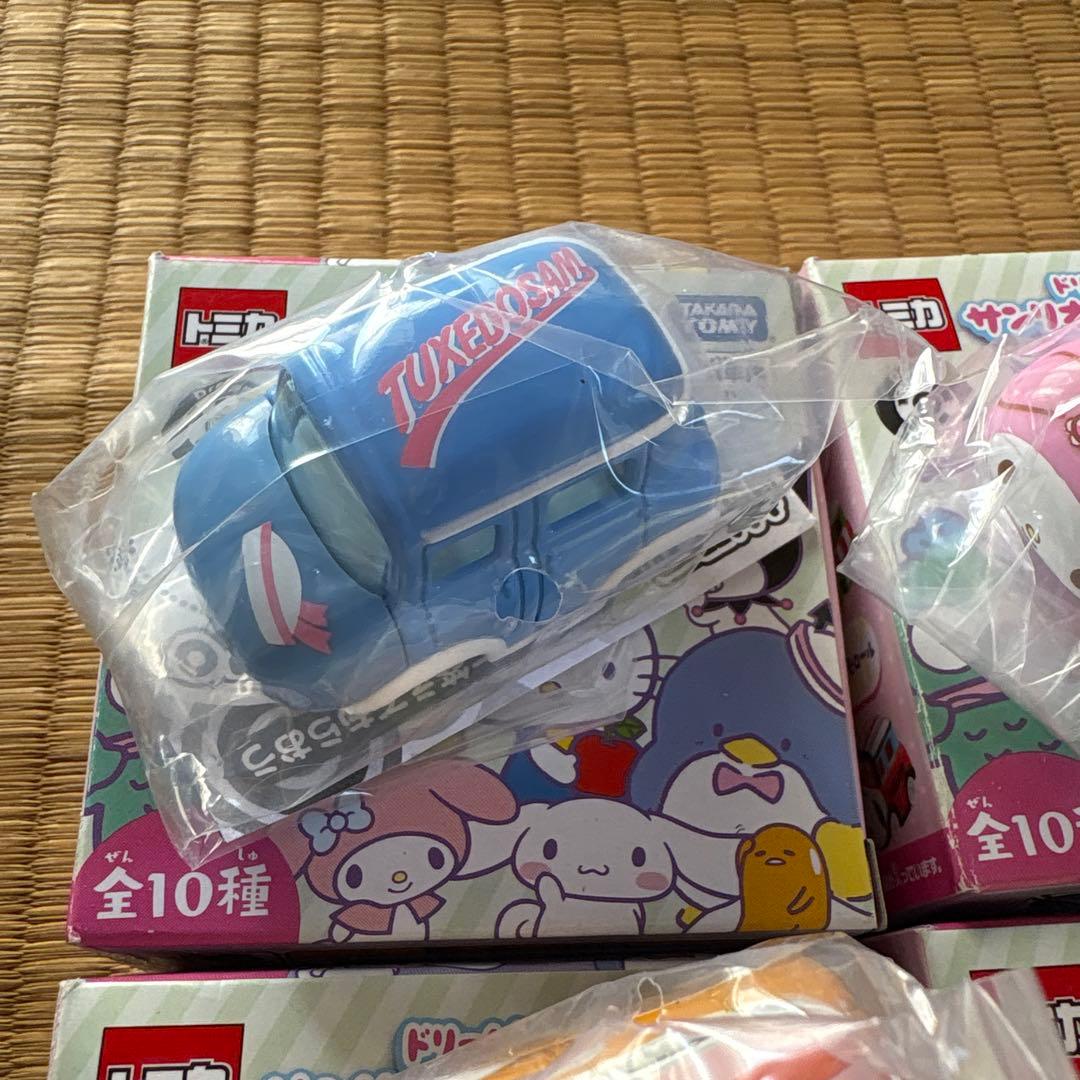 ✨新品✨ドリームトミカ　TOMICA TUNESサンリオキャラクターズ