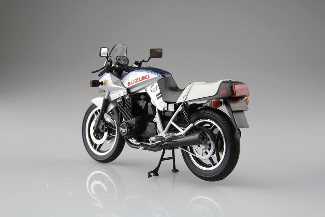 アオシマSUZUKI GSX1100S KATANA 1/12スケール 青/銀