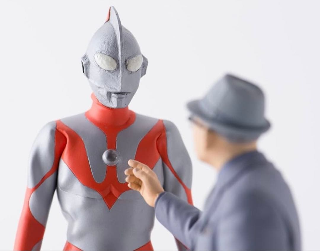 新品未開封　限定生産300個 1/12 円谷英二氏とウルトラマン スタチュー