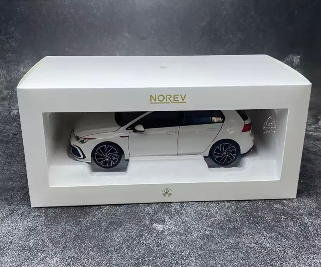 NOREV Volkswagen Golf 1/18スケールモデル