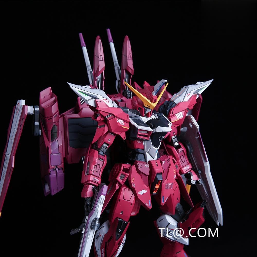 ガンプラ MG 1/100 ジャスティスガンダム 　改造　塗装完成品