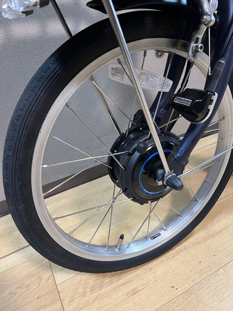 ほぼ新品ブリヂストン電動三輪自転車バッテリーB400 14.3～14.6Ah相当