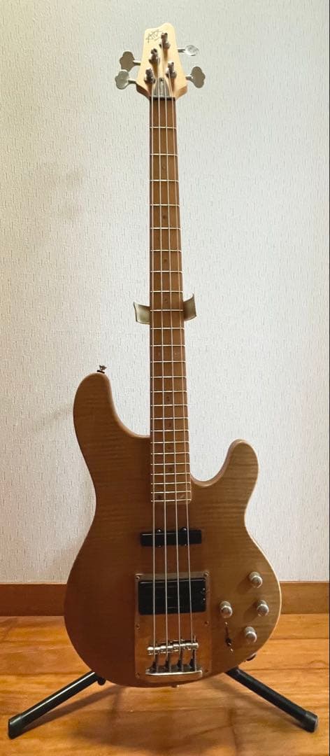 エレキベース　Ibanez ATK1300