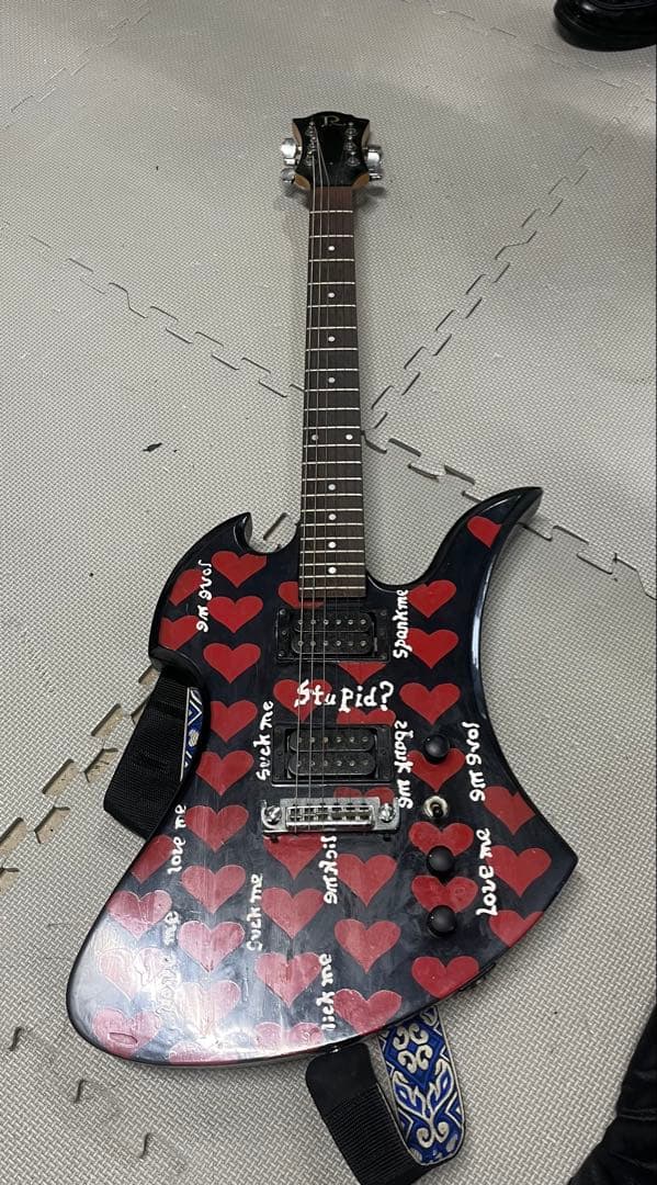 最終値下げ モッキンバード 自家塗装 B.C.Rich hide ブラックハート