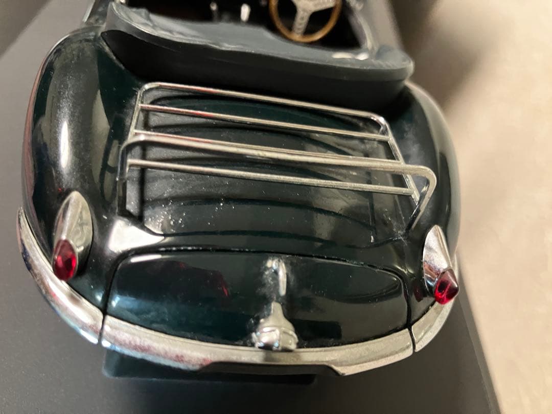 ジャガー Jaguar XK SS 1/18 STEVE MCQUEEN
